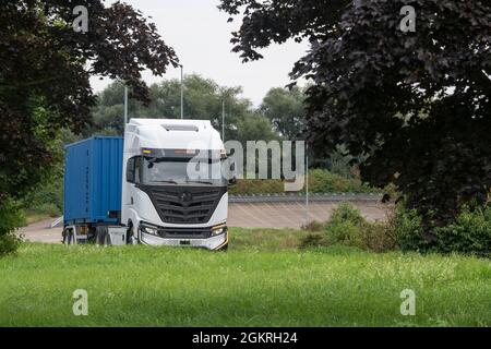 Ulm, Deutschland. September 2021. Lastwagen der Marke Iveco stehen ...
