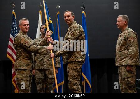 Oberst Scott Morgan, Befehlshaber der 607. Lufthilfegruppe, stellt ...