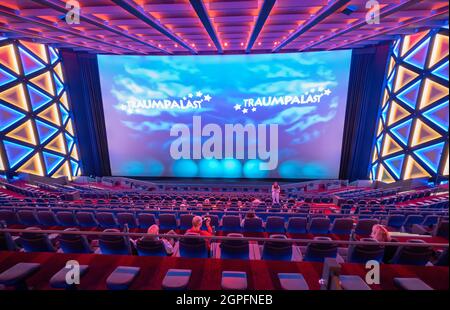 Leonberg, Deutschland. September 2021. Die bislang größte Kinoleinwand ...