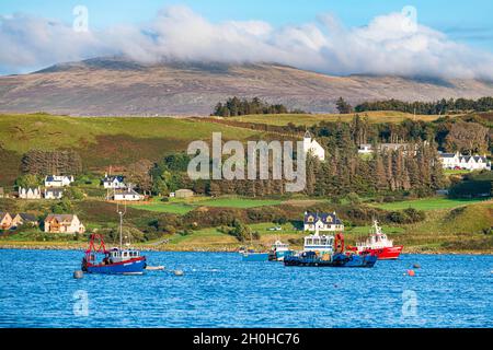 Blick über die Bucht von Uig, Isle of Skye, Schottland, Großbritannien ...