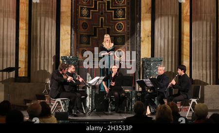 Maria-Isabella Jung und das Ensemble OPUS 45 beim Literarischen ...