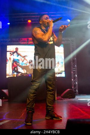 Der amerikanische Rapper Nelly spielt live auf der Bühne der O2 Academy ...