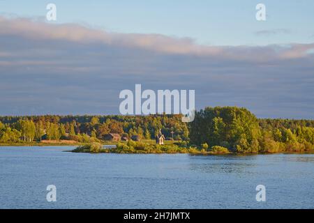 Abendstimmung in Uglich an der Wolga, im Gebiet Jaroslawl, Russland ...
