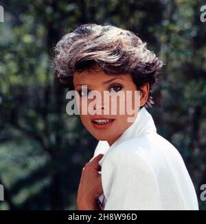 Uschi Glas, deutsche Schauspielerin, in ihrer Fernsehserie 'Anna Maria - eine Frau geht ihren ...
