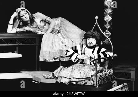 Nabil Shaban (der Kalif) in IRANIAN NIGHTS von Tariq Ali & Howard ...