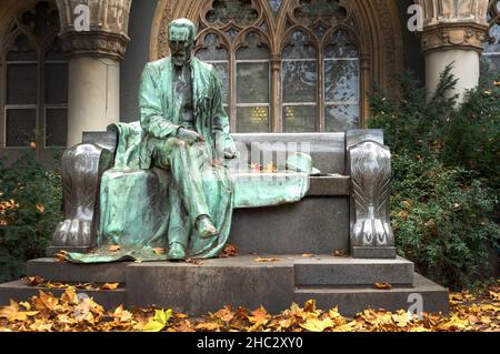 Statue von Sándor Károlyi auf der Burg Vajdahunyad, Budapest, Ungarn ...