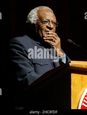 KRT US NEWS STORY TRÄGE: ABDUCTEDCHILD-RESCUE KRT FOTO VON JONATHAN ...