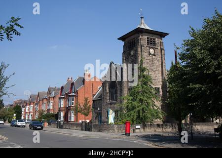 Blick entlang der Patrick Road in West Bridgford mit der Methodist ...