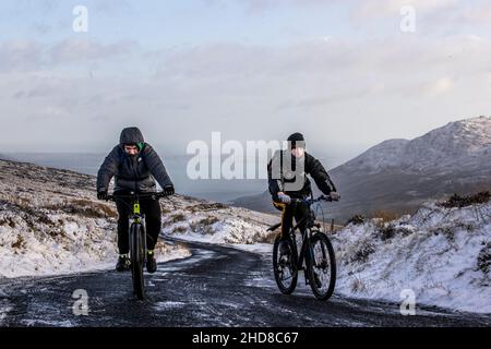 Aaron McGuinness (links) und sein Freund Conor Whyte Rasten Sie sich ...