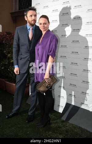 Stella McCartney und Ehemann Alasdhair Willis an der Schule laufen ...