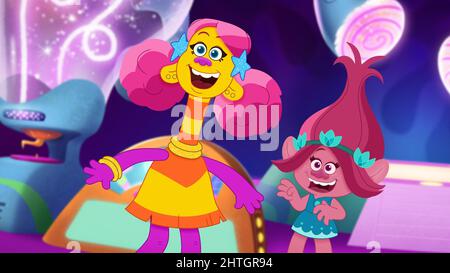 TROLLSTOPIA, (aka TROLLS TOPIA), von links: Cooper (Stimme: Ron Funches), Poppy (Stimme: Amanda ...