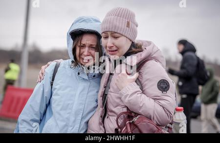 Medyka, Polen. 05. März 2022. Flüchtlinge schlafen am frühen Morgen an ...