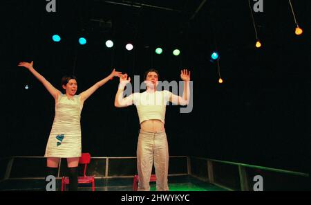 Eileen Walsh (Runt), Cillian Murphy (Pig) in DISCO-SCHWEINEN von Enda ...