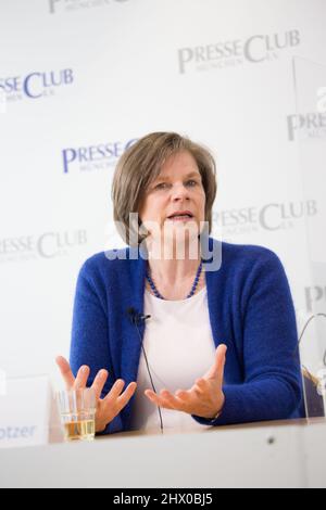 Prof. Dr. Ulrike Protzer Münchner Presseclub Diskussion (München ...