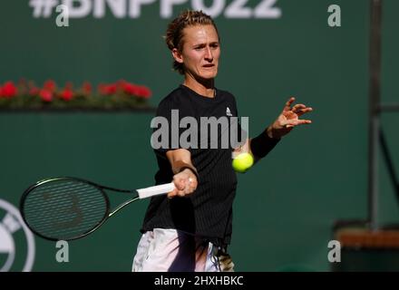 12. März 2022 Sebastian Korda gibt während der BNP Paribas Open 2022 im ...