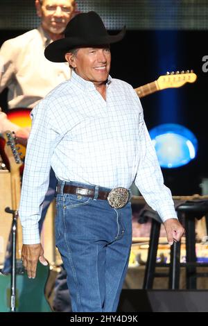 George Strait tritt beim jährlichen Bayou Country Superfest 5. im LSU ...