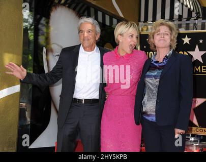 Kaley Cuoco, Gary Cuoco und Layne Cuoco nehmen an der Kaley Cuoco ...