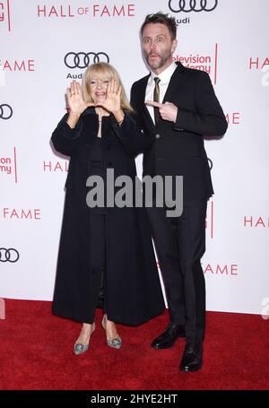 Chris Hardwick und Sharon Hills feiern bei der Hall of Fame-Zeremonie ...