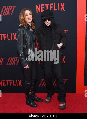 Mick Mars, Seraina Schonenberger. Die Premiere von Netflix's 'The Dirt ...
