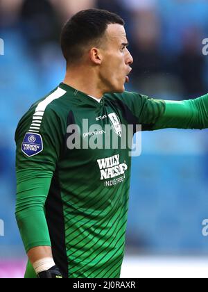 WAALWIJK, NIEDERLANDE - MÄRZ 5: Etienne Vaessen von RKC Waalwijk spart ...