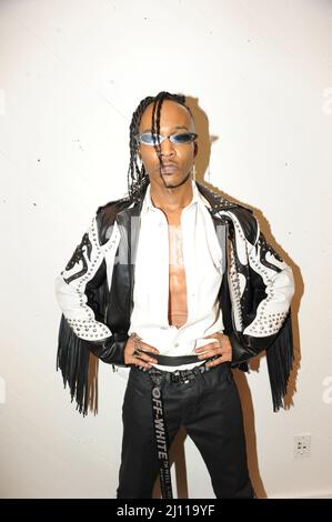 R&B-Sängerin und Model Brandon Jerrod in NYC 3/18/2022, Fotos von Nadja ...
