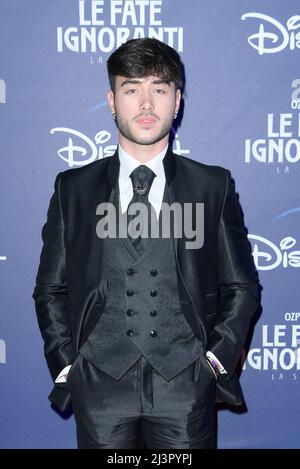 Samuel Garofalo besucht den roten Teppich der Disney-Serie Le Fate ...