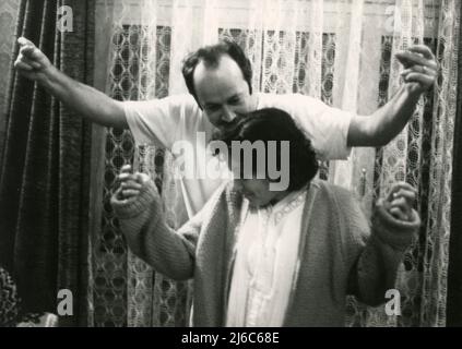 Türkisch-deutsche Schauspielerin Ozay Fecht im Film Forty Square Meters ...