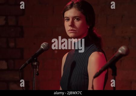 GESPRÄCHE MIT FREUNDEN, Alison Oliver, (Staffel I, ep. 102 ...