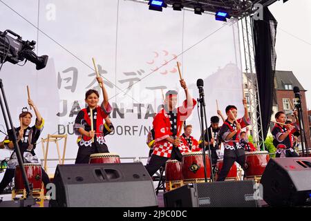 Japan-Tag 2022: Taiko Kids inszenieren Performance. Der Japan-Tag ist ...