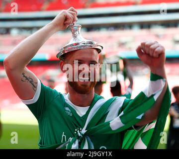 LONDON, ENGLAND - MAI 22: Jim Burnside von Newport Pagnell Town mit FA ...