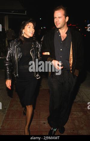 Bruce Willis und Sherryl Rivera bei der Premiere von Nobody's Fool im ...