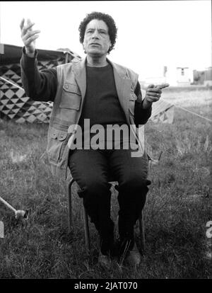 Muammar al-Gaddafi, das Staatsoberhaupt von Libyen von 1969 bis 2011 ...