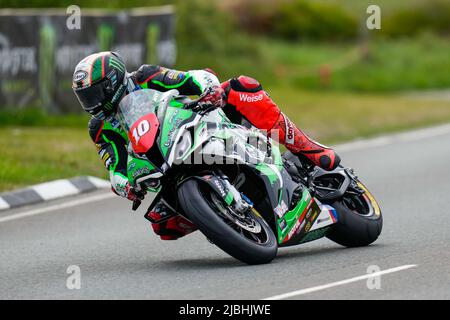 Douglas, Isle Of Man. 19. Januar 2022. Peter Hickman (1000 BMW ...