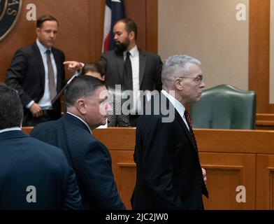 Texas Department of Public Safety Deputy Director Steve McCraw, left ...