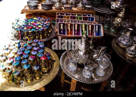 Fez, Marokko - 12. Juni 2022 befestigte Medina von Fez El Bali ...