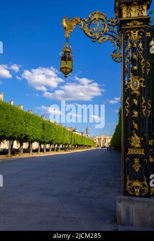 Der Place Stanislas ist ein großer öffentlicher Platz in Nancy ...