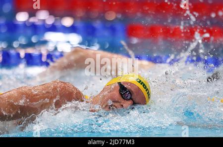 BUDAPEST, UNGARN - 18. JUNI: Elijah Winnington aus Australien feiert nach seinem Wettkampf im ...