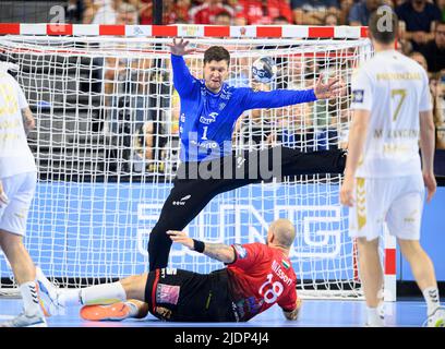 Torwart Niklas LANDIN (KI) gegen NILSSON Andreas (Vssz), Duelle, Action ...