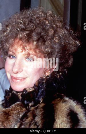 Barbra Streisand 1984 Quelle: Ralph Dominguez/MediaPunch ...