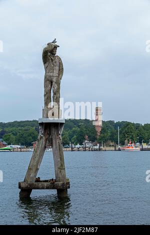 Statue von Fiete und alten Leuchtturm, Priwall, Travemünde, Schleswig ...
