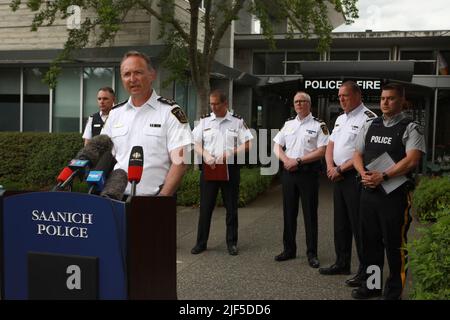 Dean Duthie, Polizeichef von Saanich, stellt ein Update über die ...