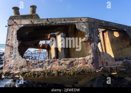 Überreste von Mulberry-Häfen in Garlieston Bay, wo sie 1943 getestet ...