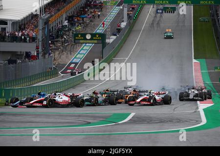 Start des Rennens, Verstappen, Leclerc, dann Sainz beim österreichischen GP, 6-10. Juli 2022 auf ...