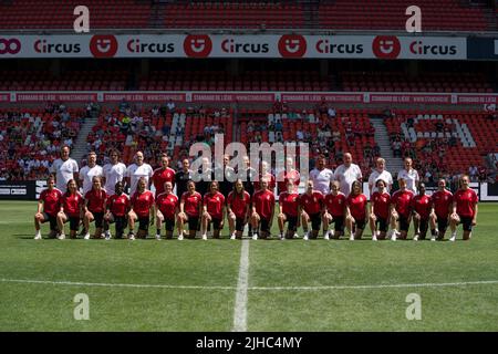 Die Spieler von Standard Femina beim Fantag von Standard de Liege ...
