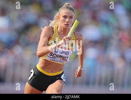 Alica SCHMIDT (SCC Berlin) Aktion, Start des Halbfinales der Frauen ...
