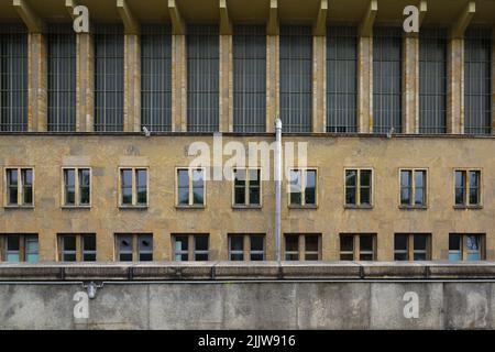 Flughafen Tempelhof, erbaut 1927. Sie wurde 2008 geschlossen. Die Nazi ...
