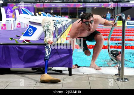 Der nordirische Barry McClements verlässt das Wasser nach dem Men’s ...