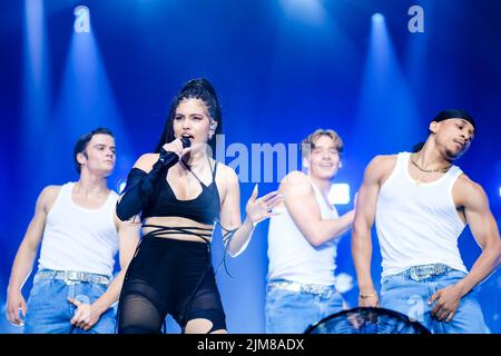 Mabel (Mabel Alabama-Pearl McVey) tritt während der Somerset House ...