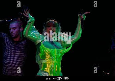 City of Brighton and Hove, Christina Aguilera bei der Brighton Pride ...