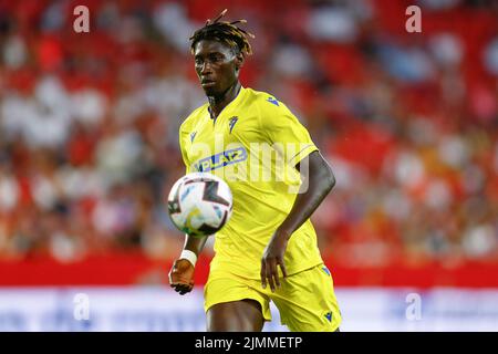 Momo Mbaye von Cádiz CF beim Antonio Trophy Spiel zwischen Sevilla FC ...
